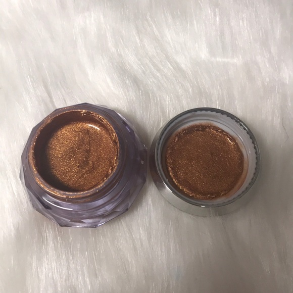 Makeup | Golden Highlighter | Poshmark